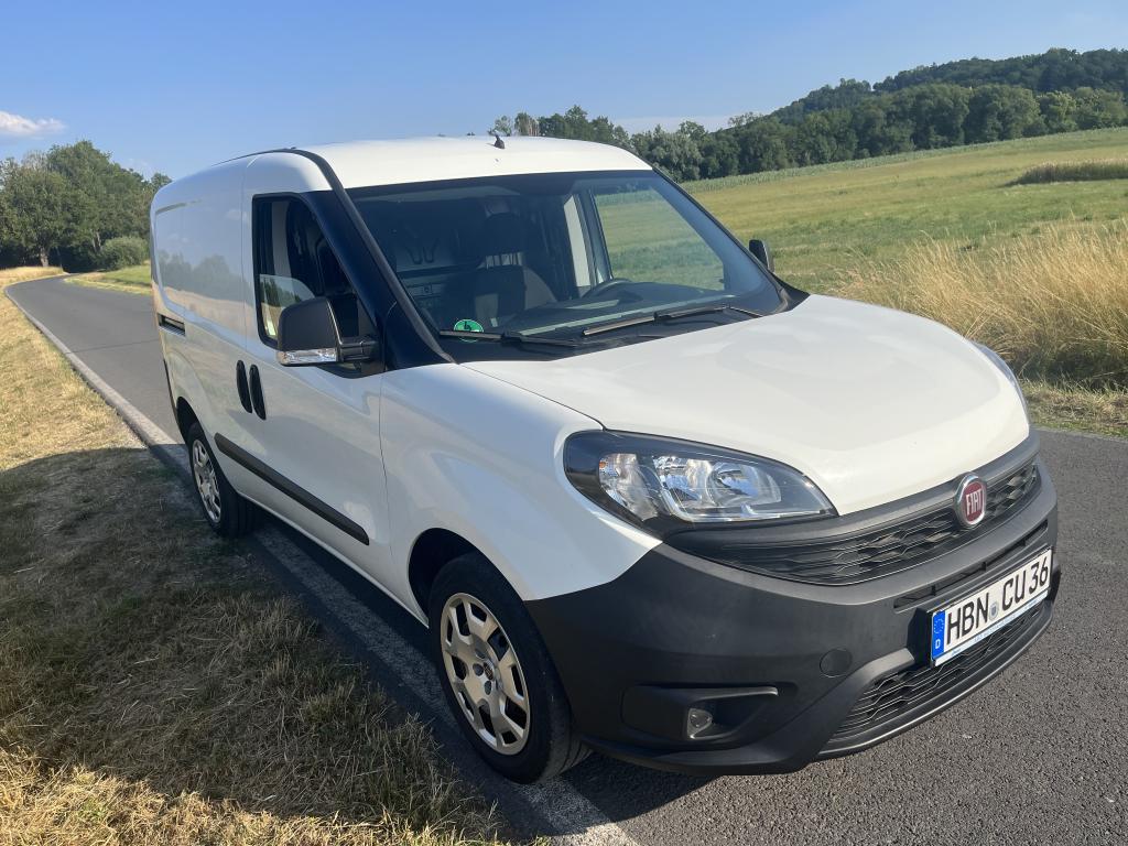 Fiat Doblo Cargo Transporter Kastenwagen 36 000 km Bj 04 2019 in ...