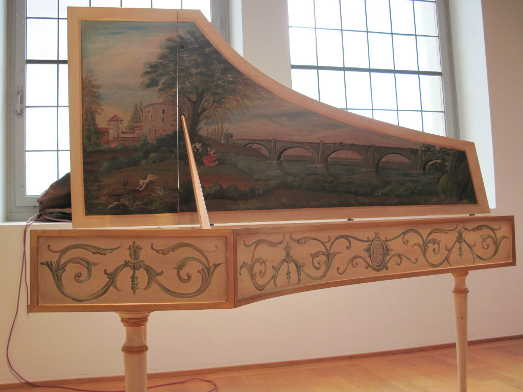 Cembalo Bizzi prächtig bemalt in Ennetbuergen | Musik und Instrumente ...