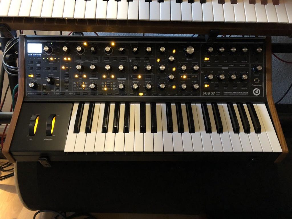 Moog Sub 37 Tribute Edition Analog Synthesizer in Berlin | Musik und ...