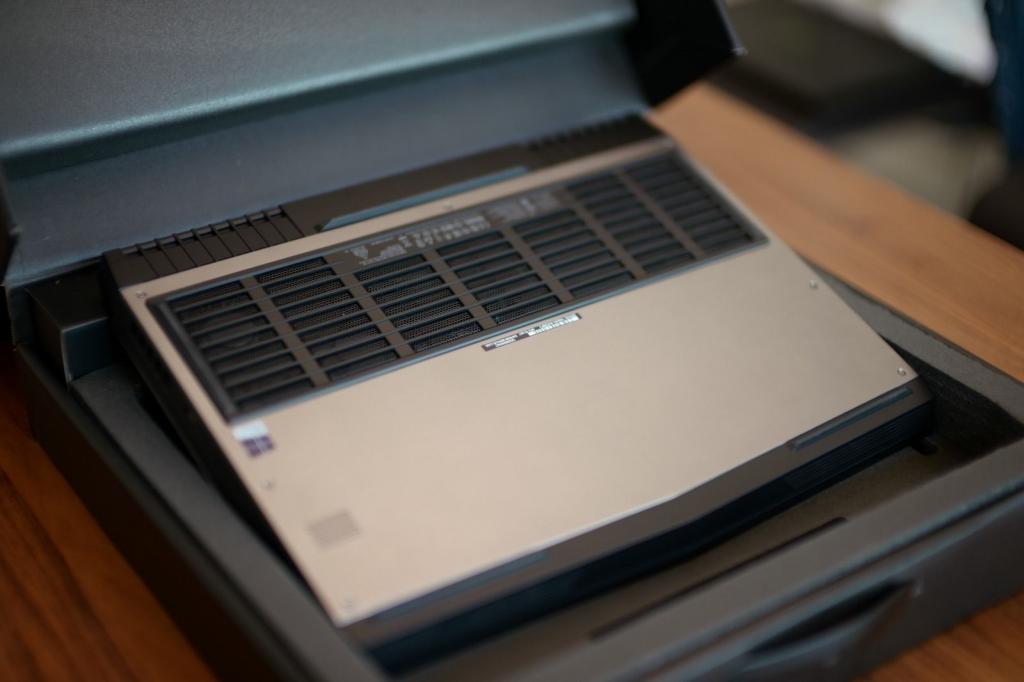 Alienware 17 R4 Alienware Graphics AMP 17 Inch UHD IPS in Bonn ...